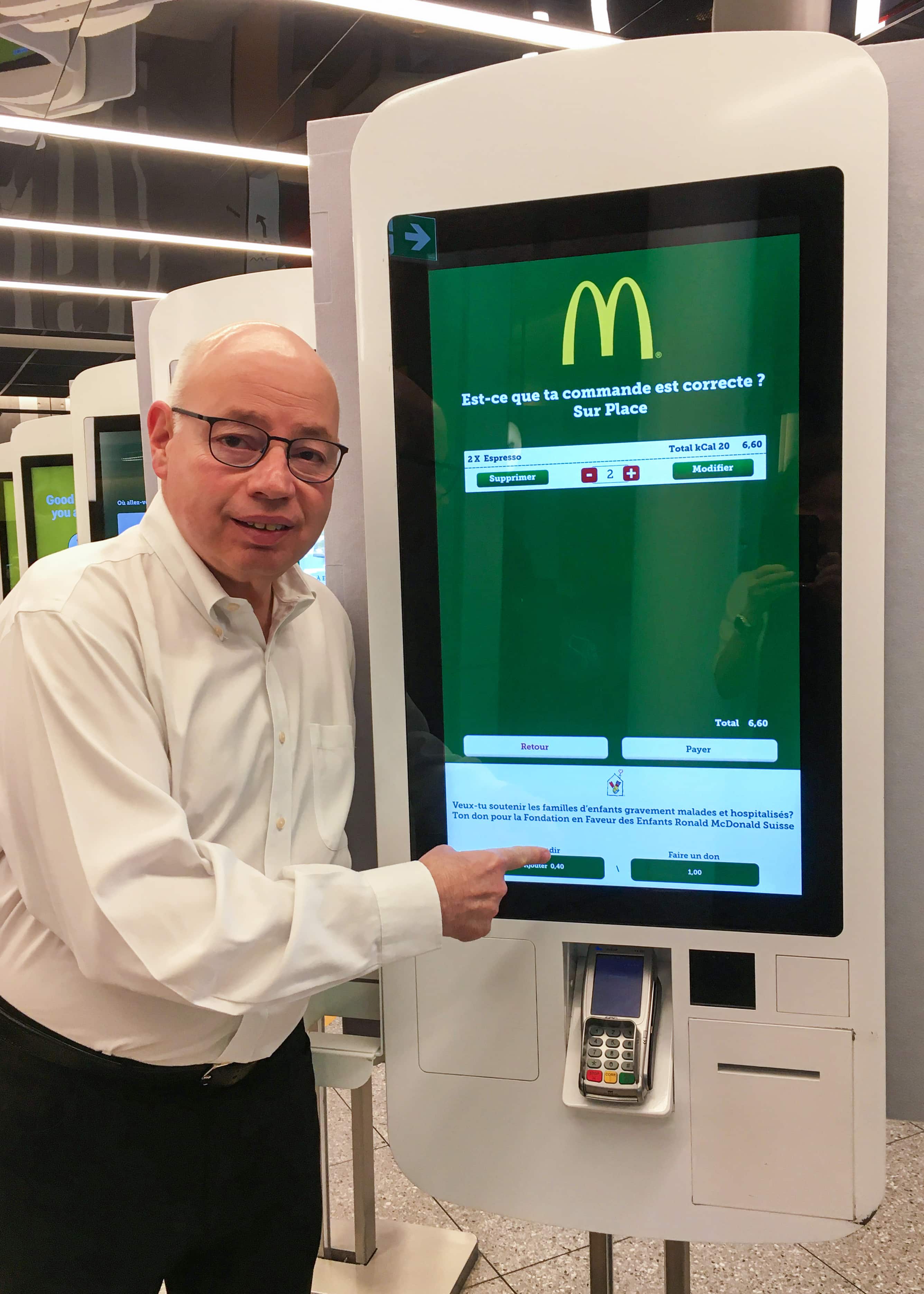 Bequem am Bestellautomaten für den guten Zweck spenden